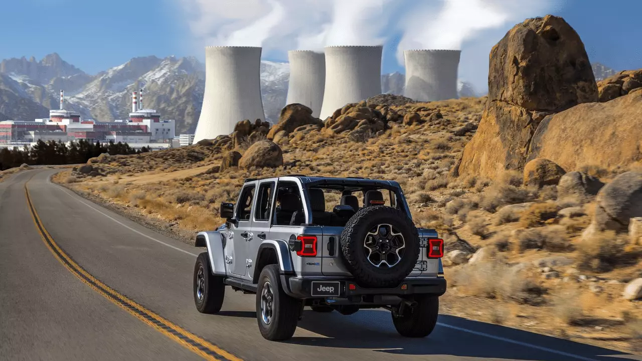 Jeep paigaldab uue hübriid Wrangleri jaoks Rubiconile ja Moabile päikeselaadijad maastikul
