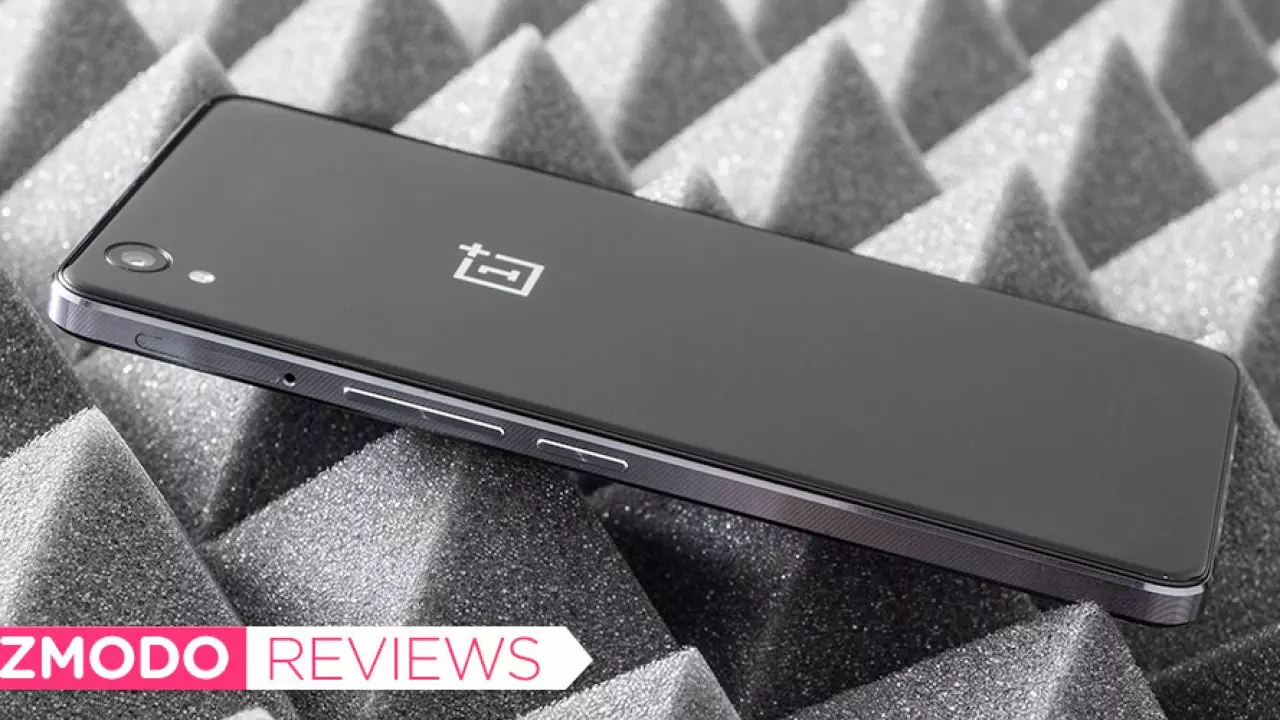 OnePlus X Revizyon: Gwo sou deyò a, jis OK sou andedan an