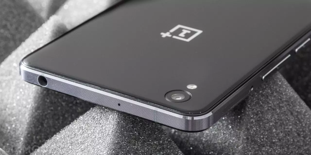 OnePlus X-recension: Bra på utsidan, bara OK på insidan