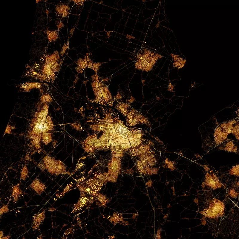 Te osupljive satelitske slike mest so bile res narejene s podatki
