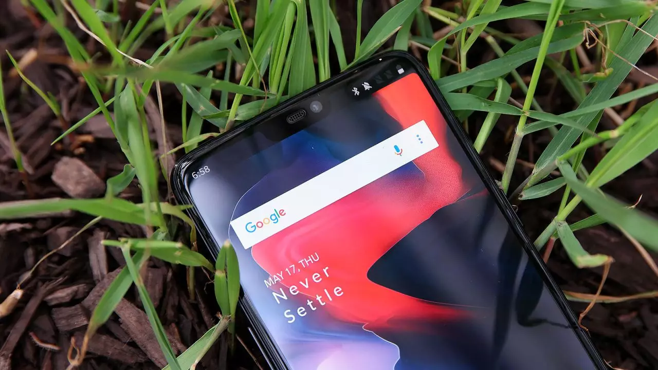 OnePlus 6レビュー：あなたの財政を破壊しない最高のAndroid携帯