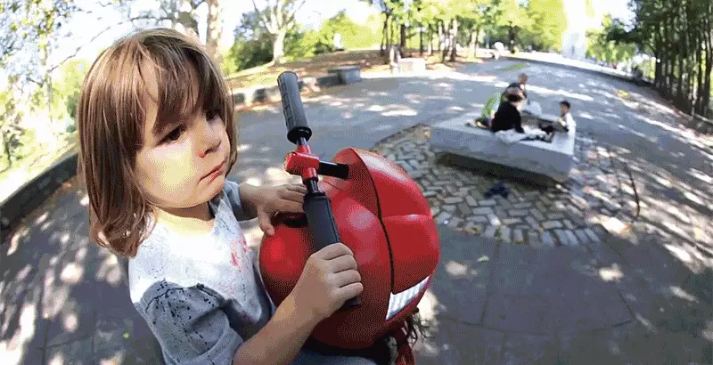 Piggybacki juhi kiiver on suurepärane põhjus laste saamist edasi lükata