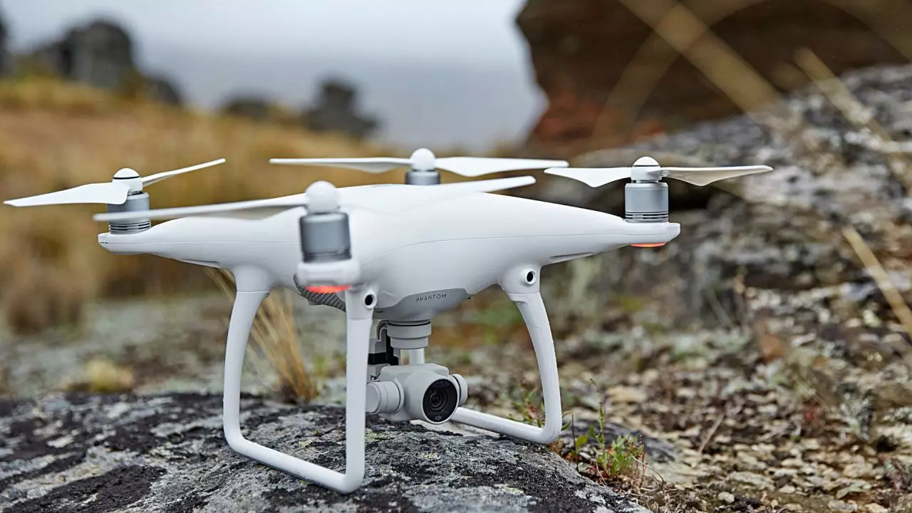 El nuevo dron Phantom 4 de DJI es increíblemente inteligente