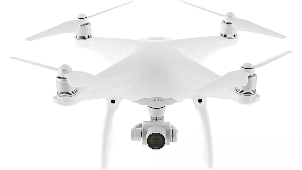 DJIの新しいPhantom4ドローンは信じられないほどスマートです