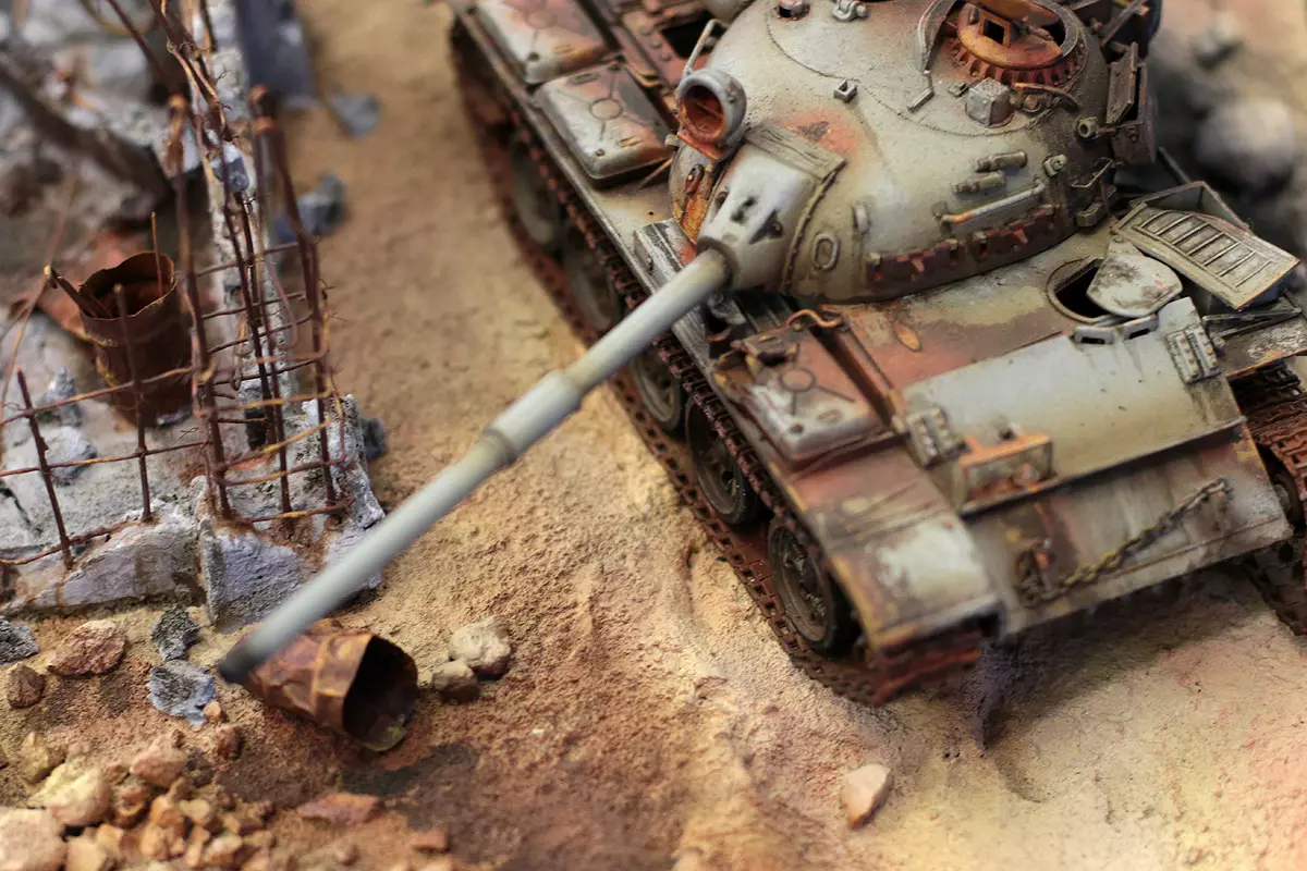 Increíbles modelos a escala de escenas de guerra, desde la Segunda Guerra Mundial hasta Warhammer 40K