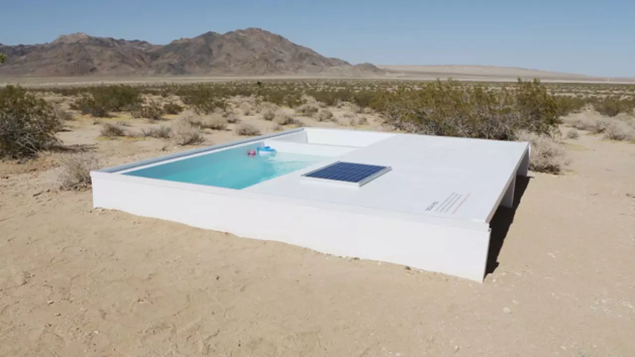 Μπορείτε να κολυμπήσετε σε μια μυστική πισίνα στην έρημο Μοχάβε, αν μπορείτε να τη βρείτε