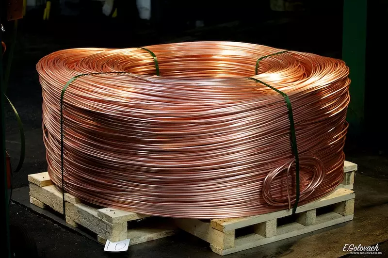 O processo incrível e ardente de fazer fio de cobre