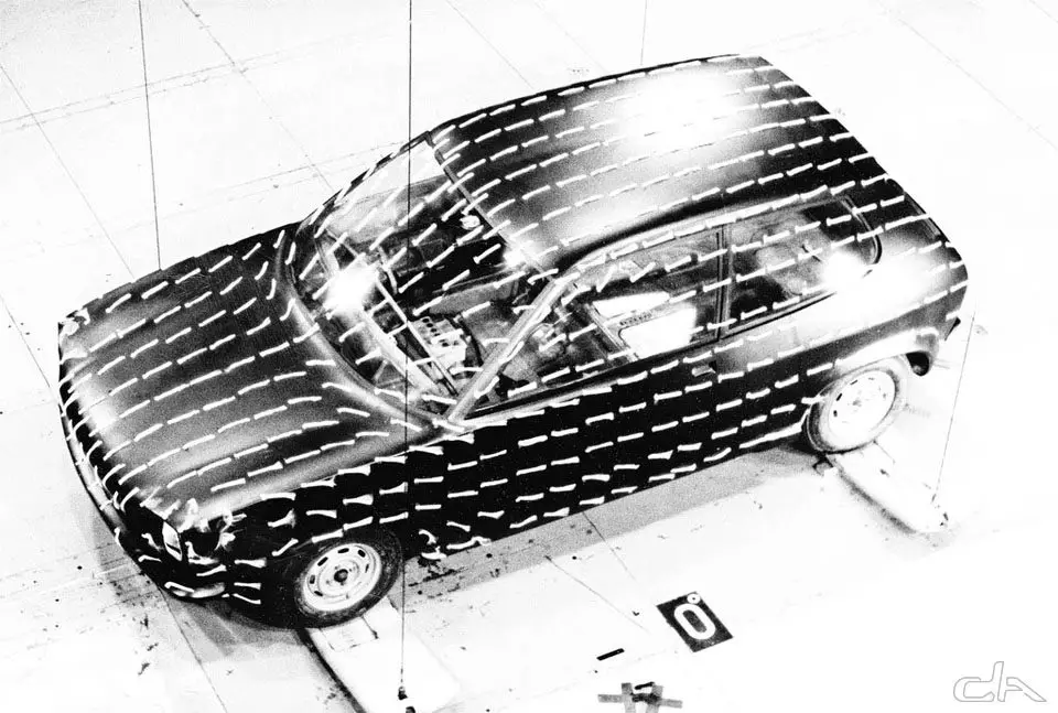 Ang Mga Bagong-Lumang Imahe na Ito Ng Pinaka-kamangha-manghang VW Prototype Hint Sa Isang Hinaharap na Hindi