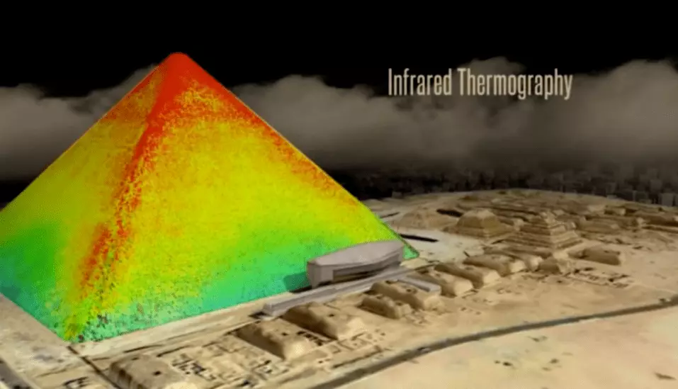 Na veliki piramidi v Gizi so nenavadne vroče točke in nihče ni povsem prepričan, zakaj