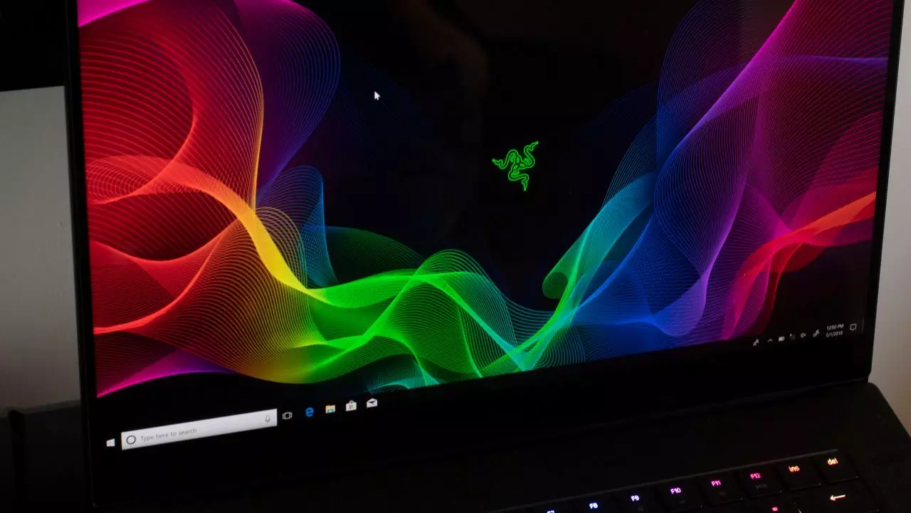 O Razer's Redesigned Blade Gaming Laptop Ua Teletele, Burlier