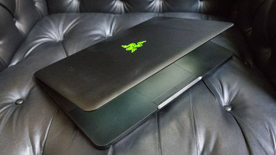 Ulasan Razer Blade: Komputer Riba Permainan Terbaik Menjadi Lebih Baik