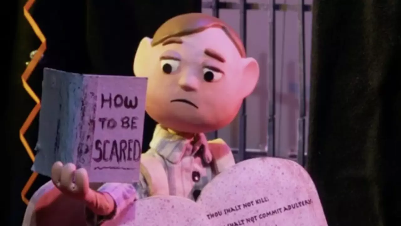 Deixe o episódio de Halloween de Moral Orel lembrá-lo de que as pessoas são a coisa mais assustadora de todas