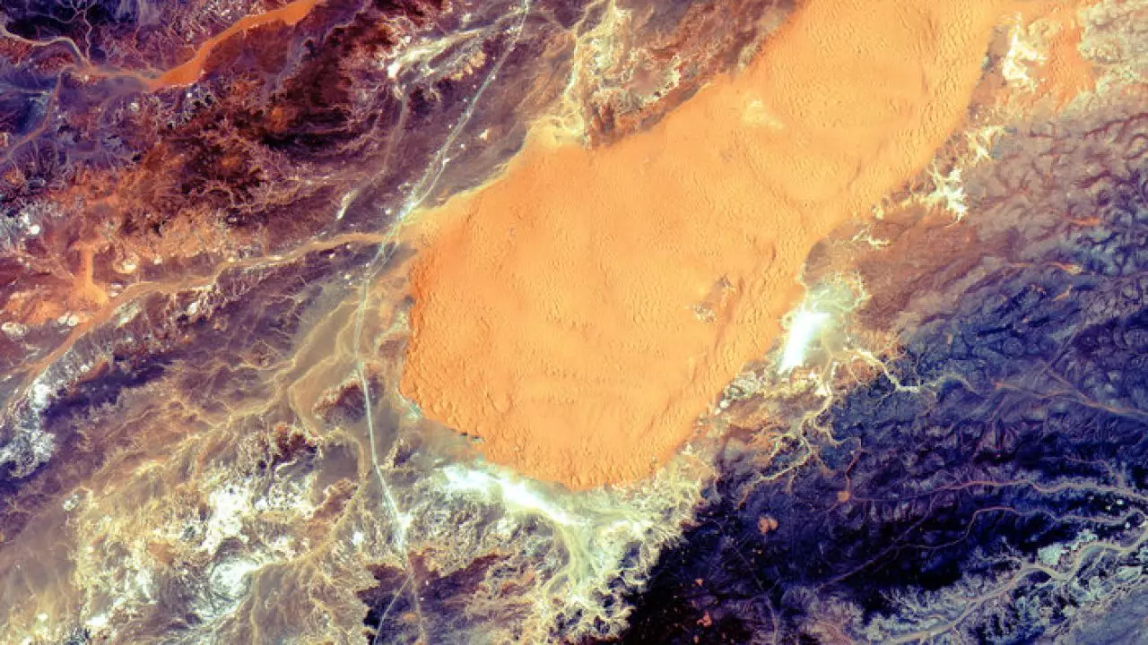 Det algeriske Sahara ser fantastisk ud fra kredsløb