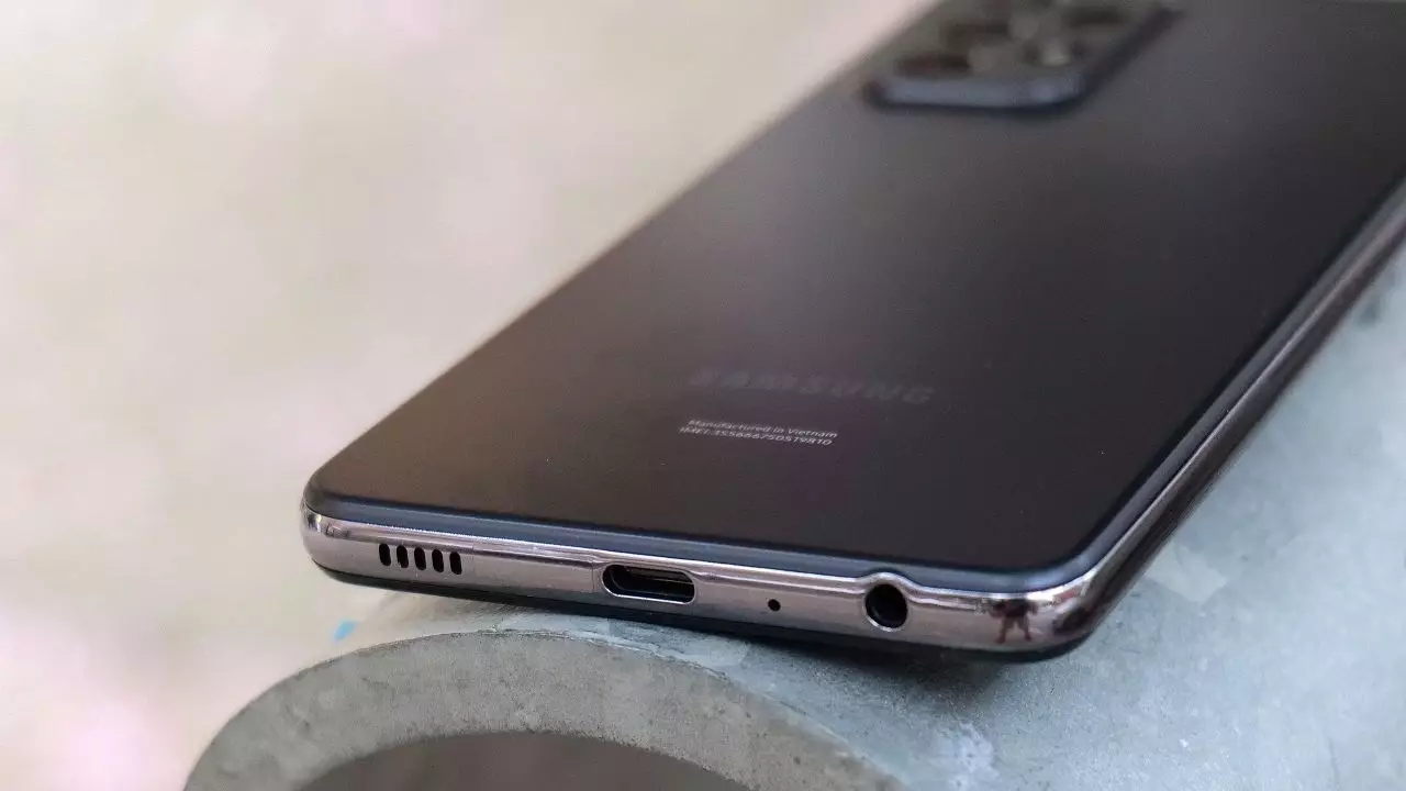 Samsungov Galaxy A52 5G vam nudi največ telefona za vaš denar 108158_5