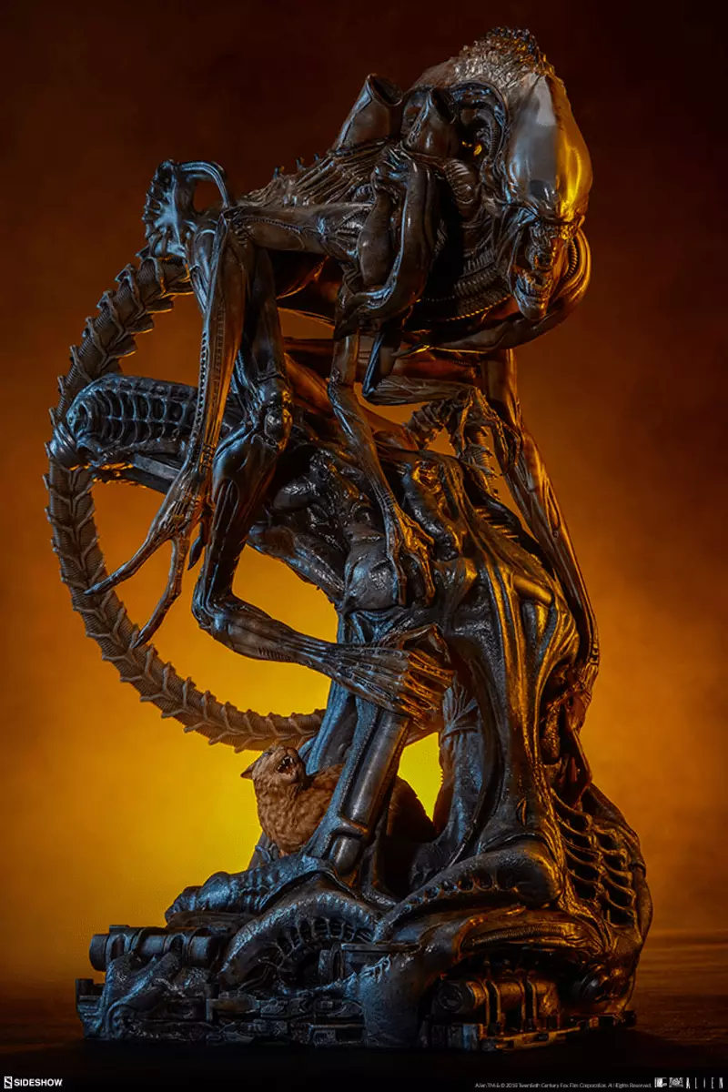 Ferjit The Xenomorph, Jonesy The Cat Is The Real Star Of This Alien Statue