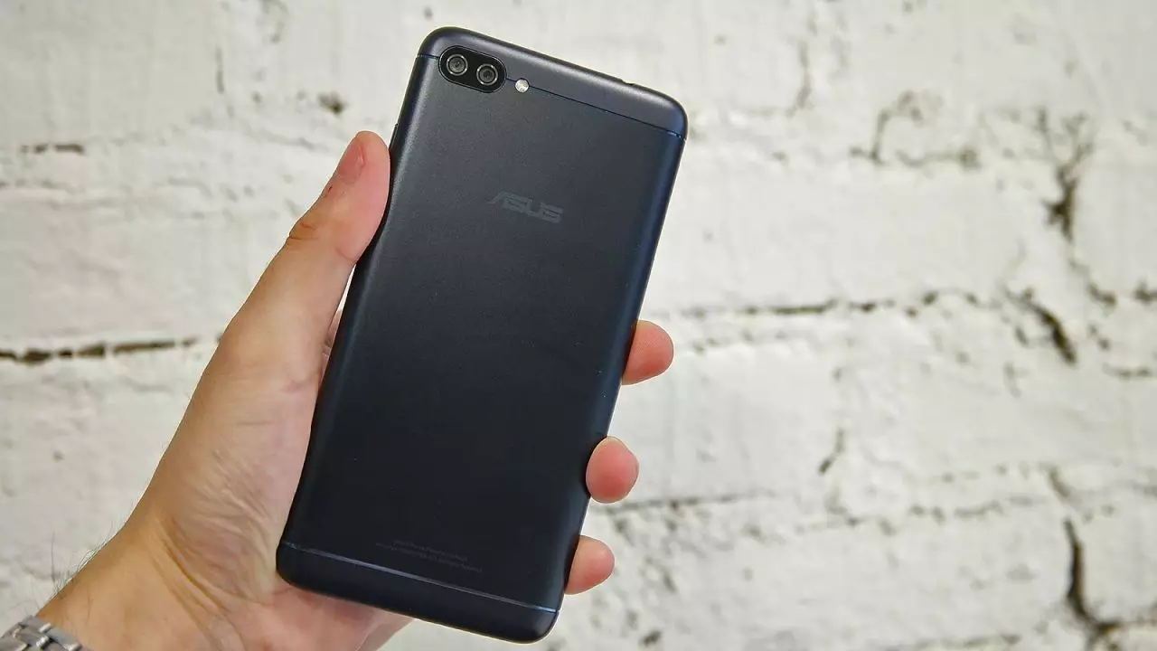Asus ZenFone 4 Max: The Gizmodo Review