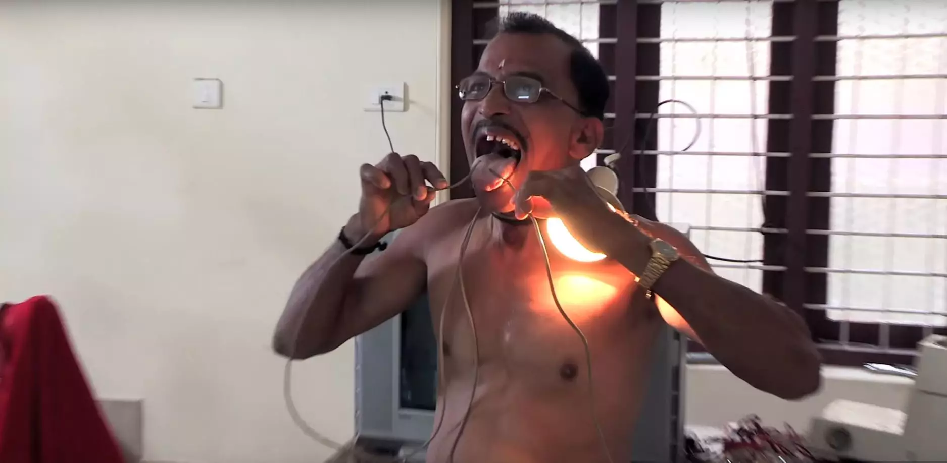 Conoce al hombre eléctrico de la India