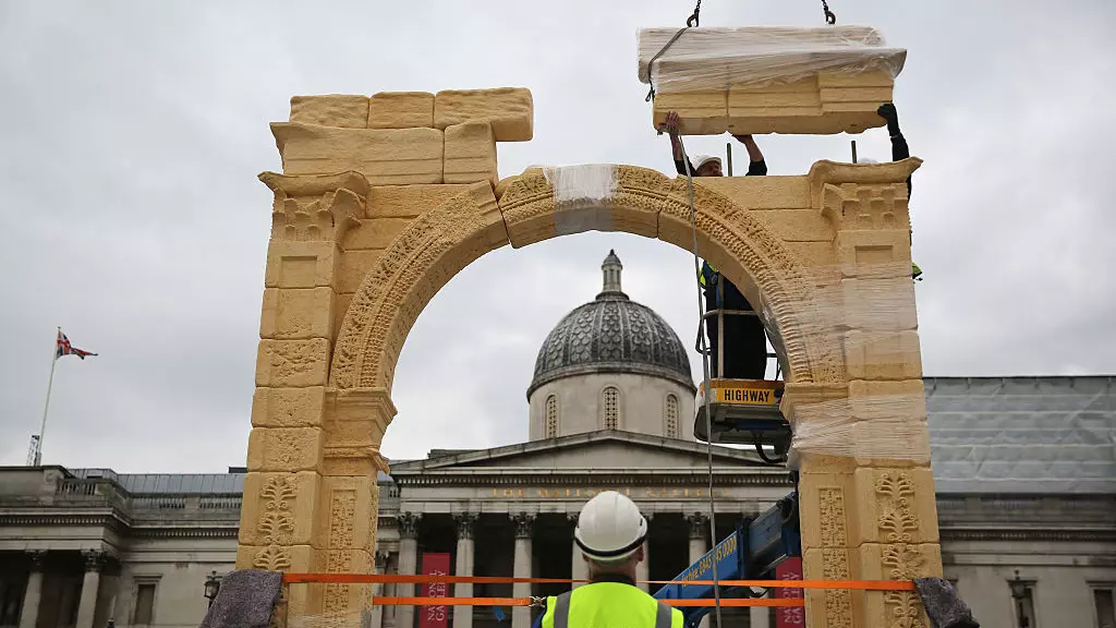 Réplika Arch of Triumph Siria Diwangun Di London Tina Scan 3D