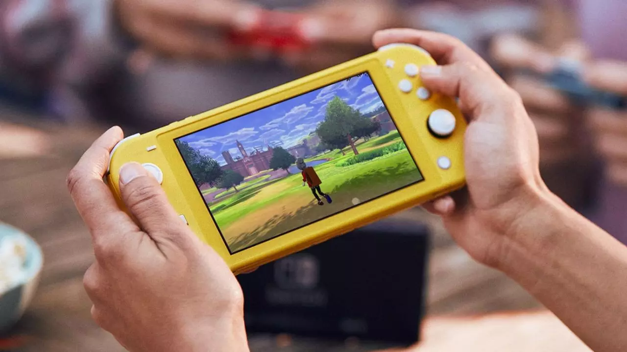 Nintendo's lytsere, goedkeapere Switch Lite is hjir