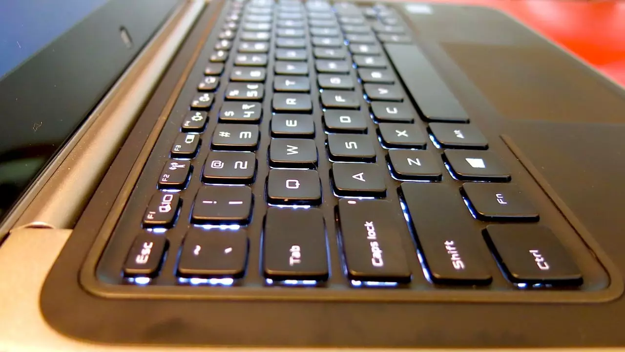 Австралійський огляд конвертованого планшета/ноутбука Dell XPS 12 Duo