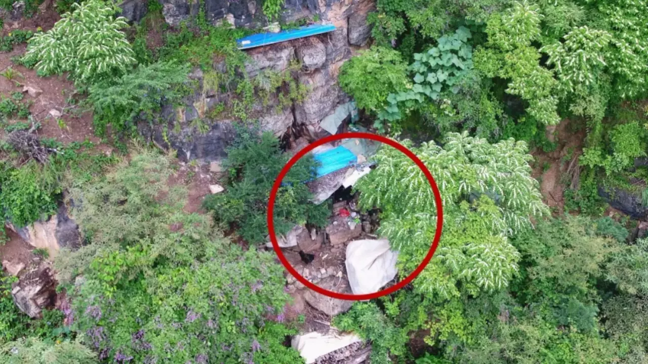 Dronă de poliție găsește un fugar care trăiește într-o peșteră după 17 ani de fugă