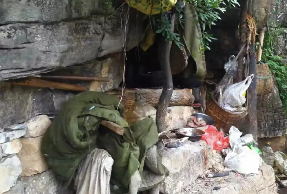 Dronă de poliție găsește un fugar care trăiește într-o peșteră după 17 ani de fugă
