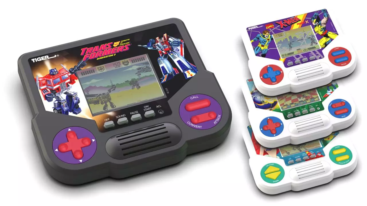 Hasbro tab tom nqa rov qab Tiger Electronics 'Handheld LCD Games