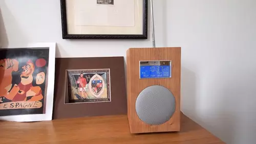 Tivoli Audio Model 10: Da, un radio cu ceas poate fi minunat
