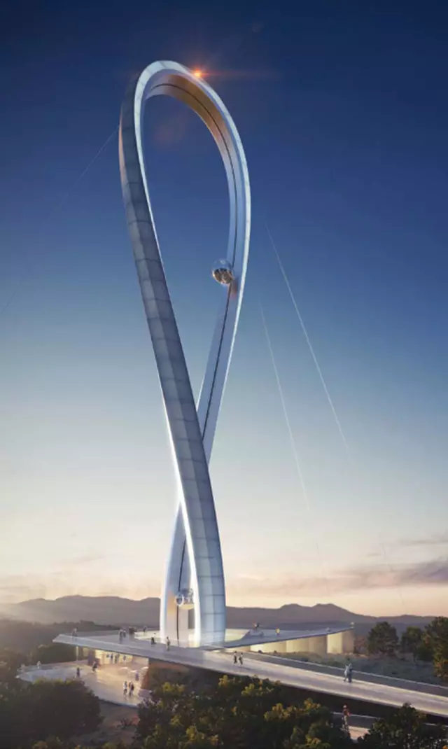 Insane Tower Design lanza personas en un impresionante bucle de montaña rusa