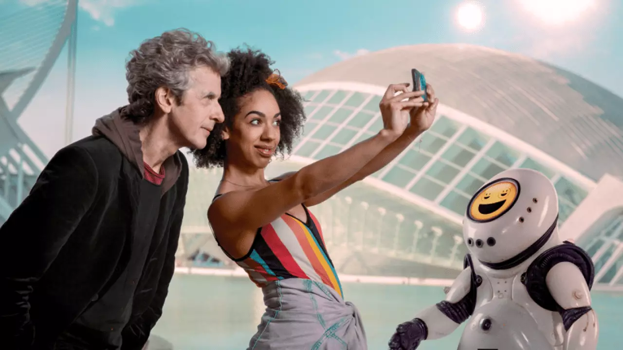 Peter Capaldi e Pearl Mackie stanno così bene insieme da rendere fantastico anche Doctor Who