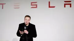 Elon Musk respon a les reclamacions de baix salari, lesions i polítiques antisindicals a la planta de Tesla