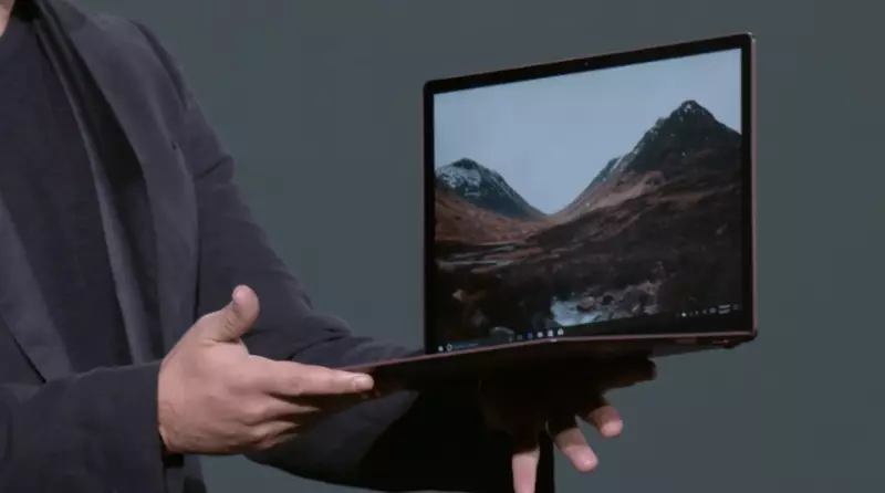 Surface Laptop як тири Microsoft дар компютери сайёр барои ҳама аст