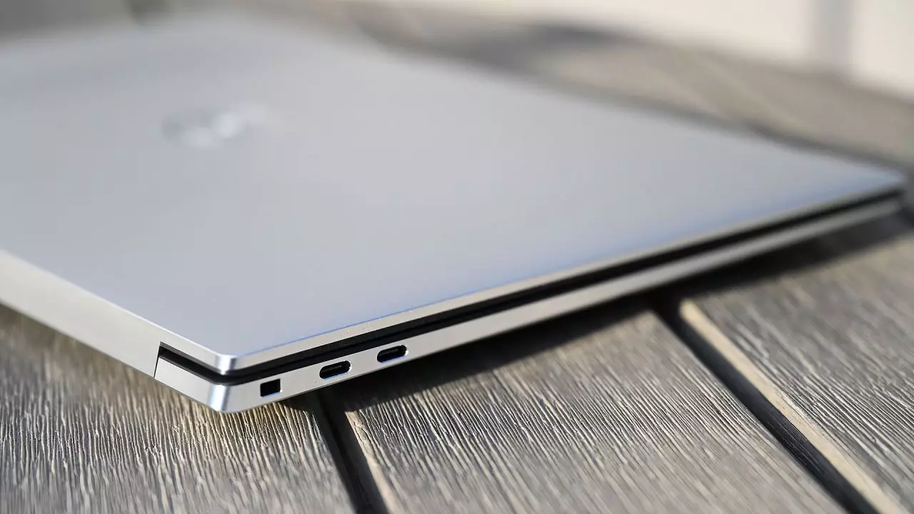डेल एक्सपीएस 15 सबसे अच्छा ऑल-अराउंड लैपटॉप हो सकता है जिसे आप खरीद सकते हैं 121898_6