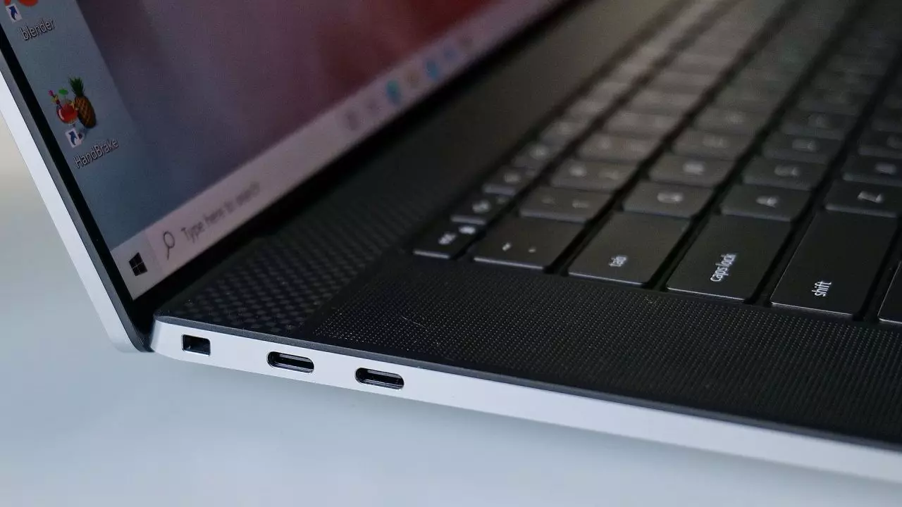 Dell's XPS 17 Ngabuktikeun Laptop Layar Badag Balik, sareng Éta Heboh 121907_7