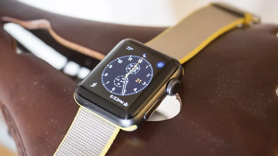 Apple Watch는 더 이상 완전히 짜증나지 않습니다.