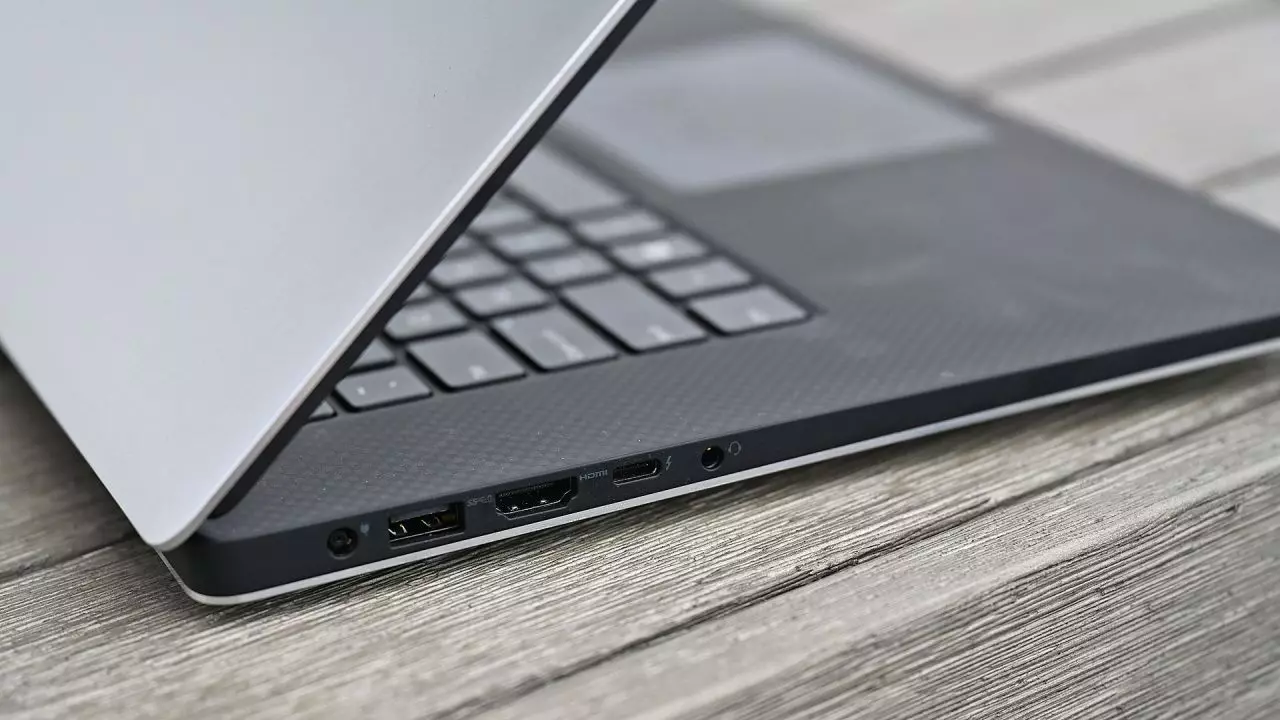 بررسی Dell XPS 15: یک لپ تاپ واقعا خوب برای تقریبا همه چیز 123545_4