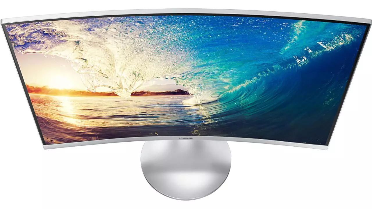 I nuovi monitor curvi di Samsung sono migliori per gli occhi in più modi di uno