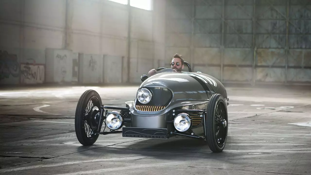 Morgan se EV3 is 'n ten volle pasgemaakte (en ook driewiel) elektriese motor