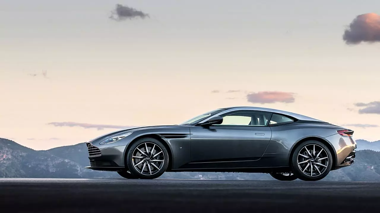 Aston Martin DB11 เปิดตัว ใหญ่ขึ้น เร็วขึ้น ทรงพลังขึ้น