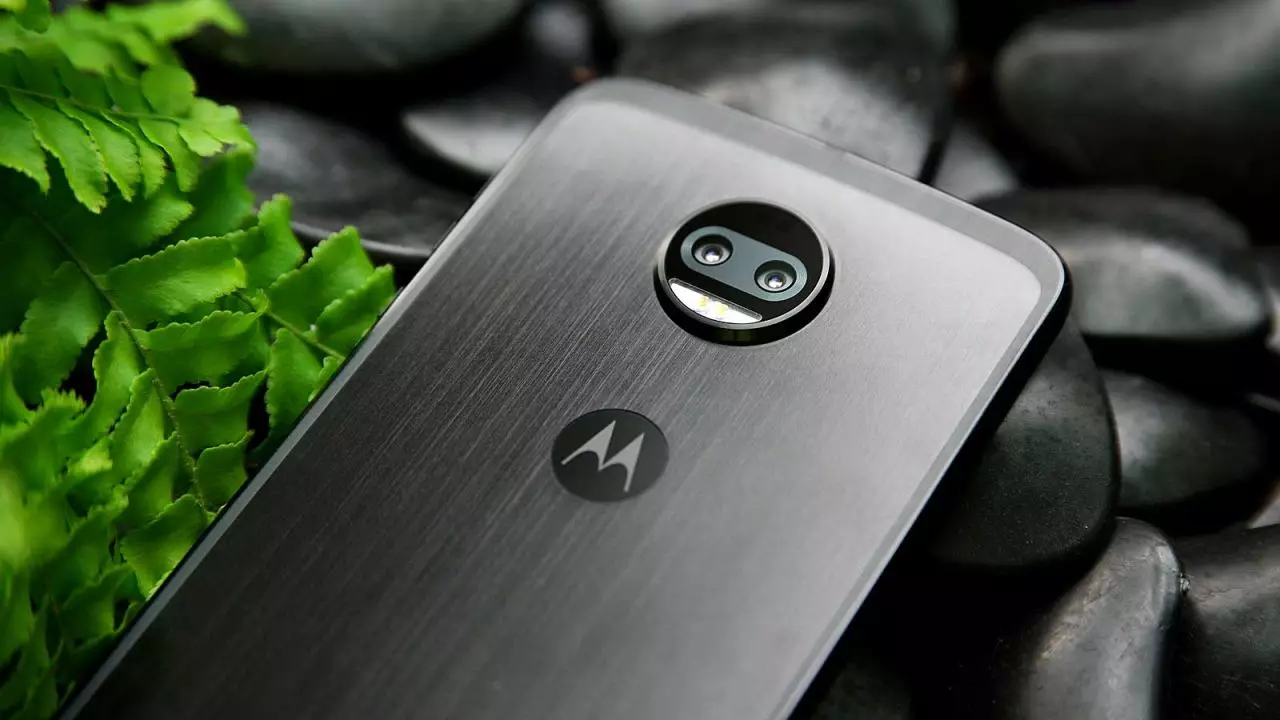 O novo telefone da Motorola é um ótimo caso de por que os telefones modulares não deveriam existir