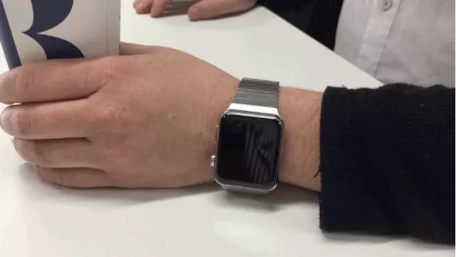 Apple Watch 现在需要修复三件事