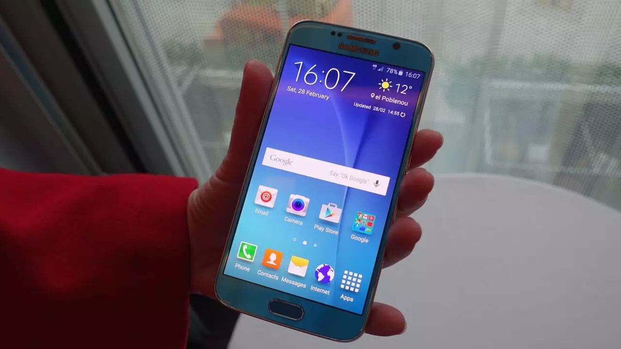 Samsung Galaxy S6: Lasa ny plastika