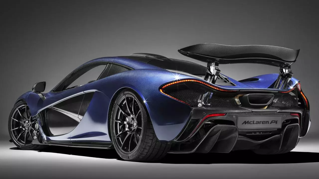 Найшвидший кабріолет McLaren повністю виготовлений з вуглецевого волокна
