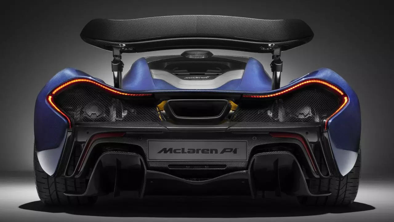 McLaren جو تيز ترين ايور ڪنورٽيبل مڪمل طور تي ڪاربن فائبر مان ٺهيل آهي