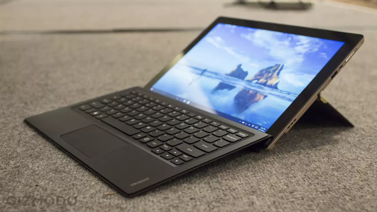 “Lenovo” -nyň “Surface Pro” alternatiwasy bir süýji planşete meňzeýär