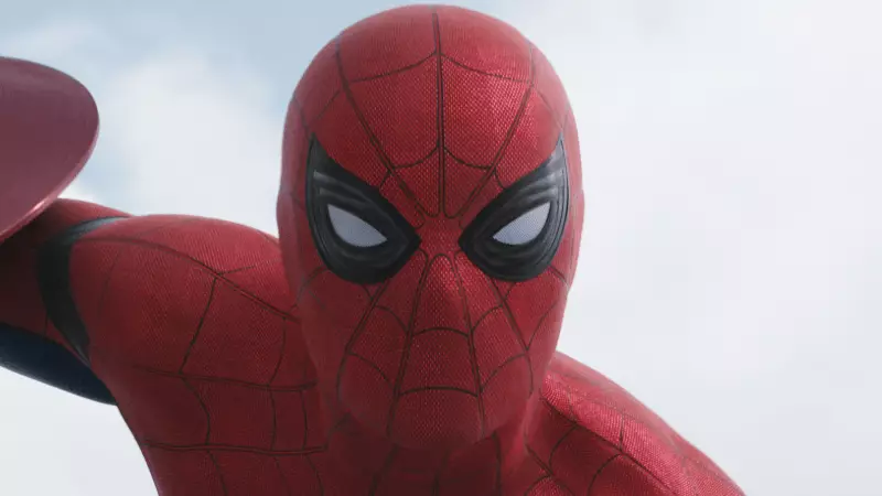 Hjir is ús bêste blik op Spider-Man's fabulous nije kostúm