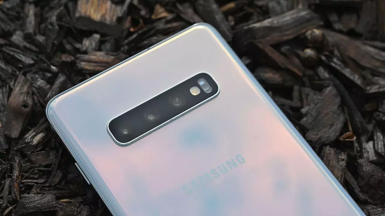 Ором шавед, хатогии бузурги Samsung Galaxy S10 ба Австралия таъсир намерасонад