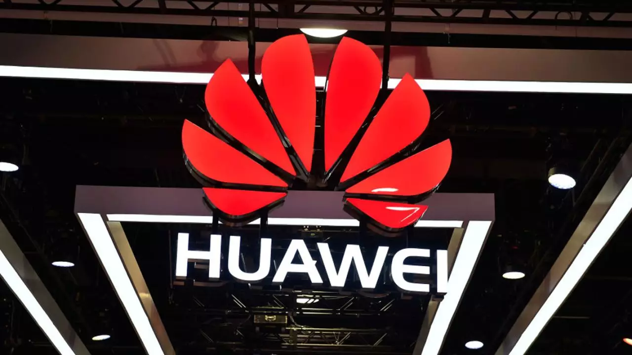 Dúnann Huawei Ionadaí Féin Thar Dáta Eisiúna Mheitheamh dá OS Android