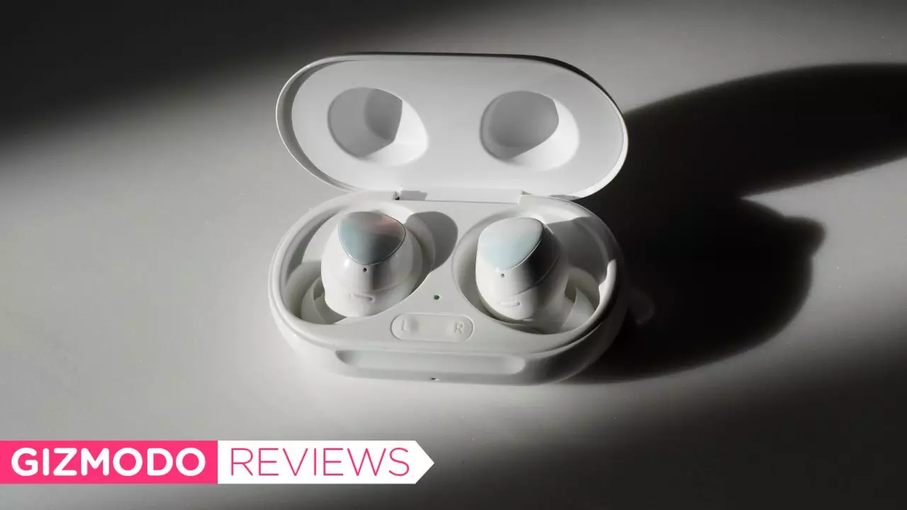 Samsungovi slušalki so verjetno poceni alternativa AirPod, ki si jo želite