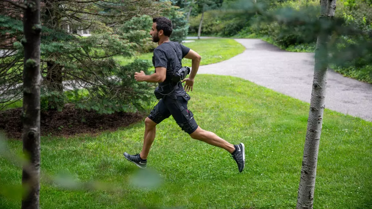 Estes shorts robóticos facilitan camiñar e correr